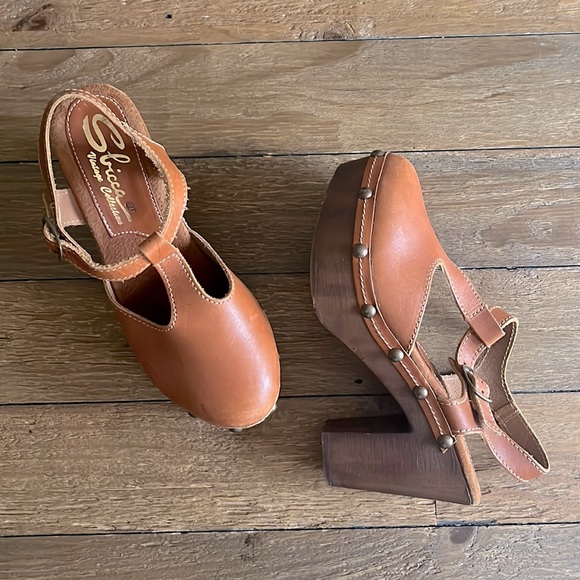 Sbicca | Shoes | Sbicca Vintage Collection Tan T Strap Clogs Eu 39 ...